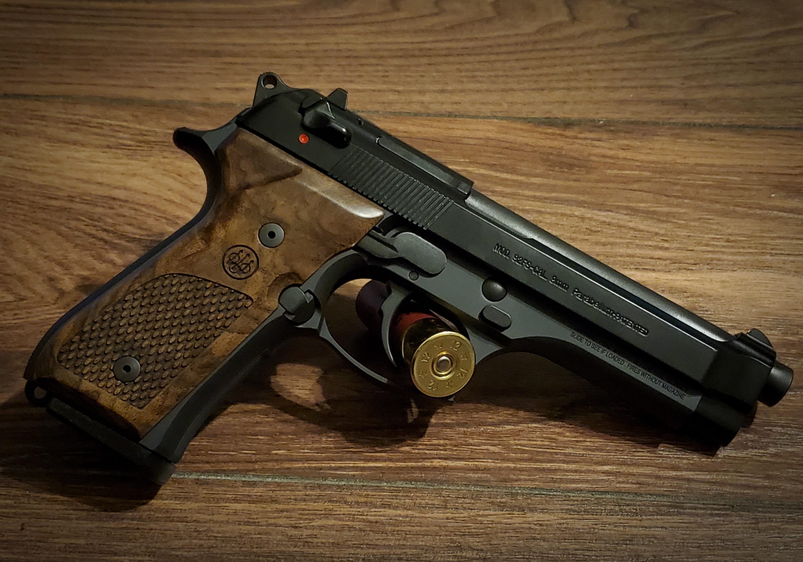 Beretta 92FS. : weapons - Guns Ammo and Preparedness